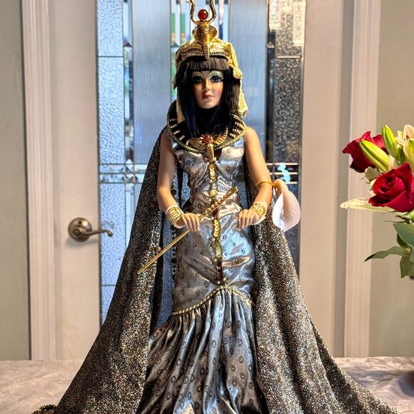 Franklin Mint | Toys | Vtg Cleopatra By Maryse Nicole For Franklin Mint ...